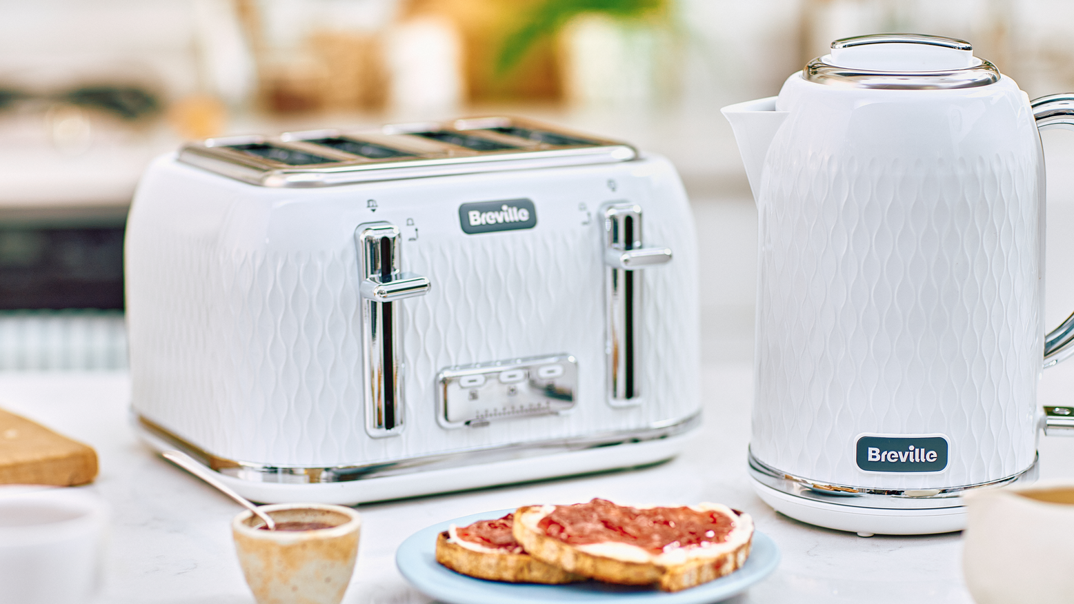 Cream Curve Collection 4 Slice Toaster | Breville