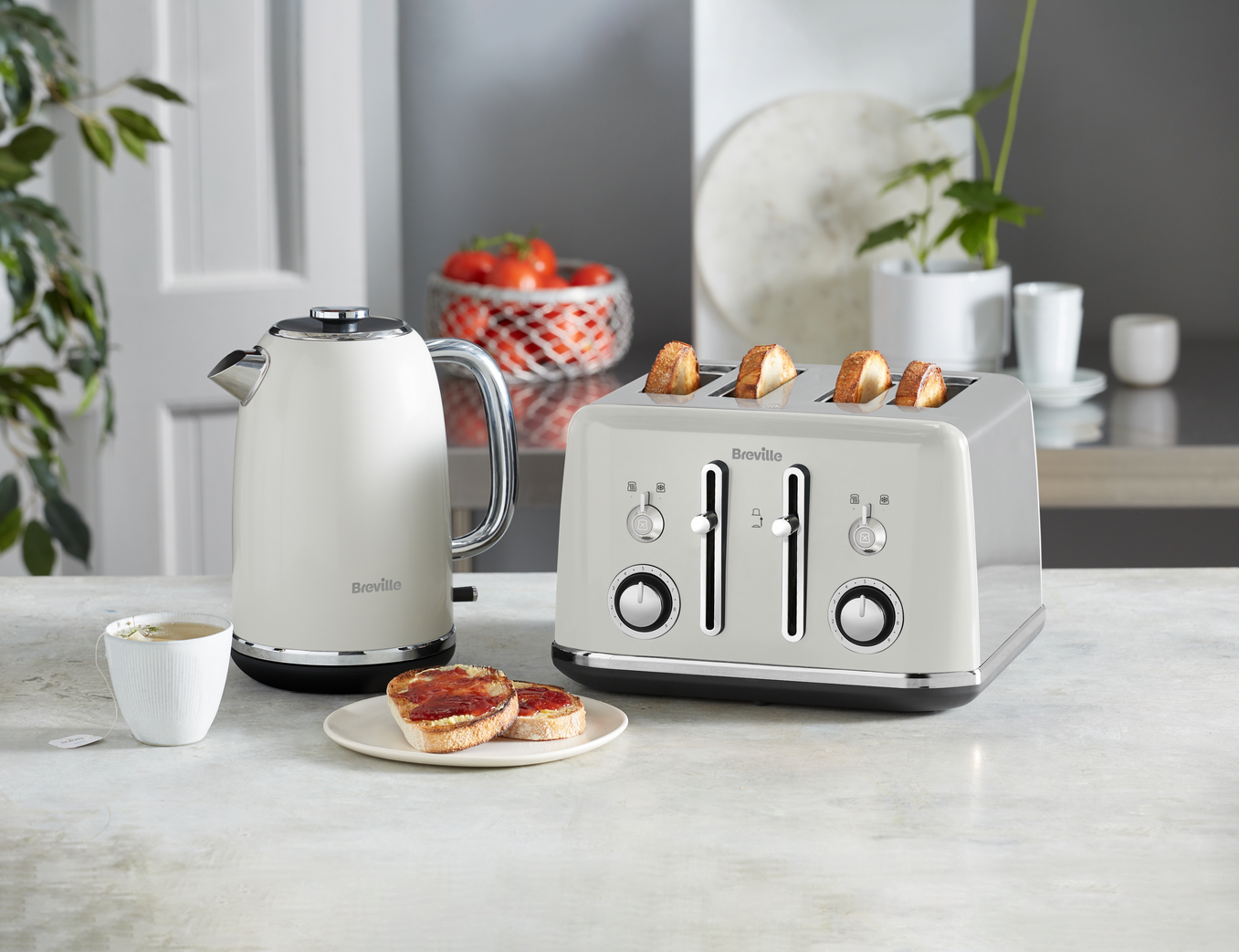 Mostra 4-Slice Toaster - Polished Cobble/Gold | Breville